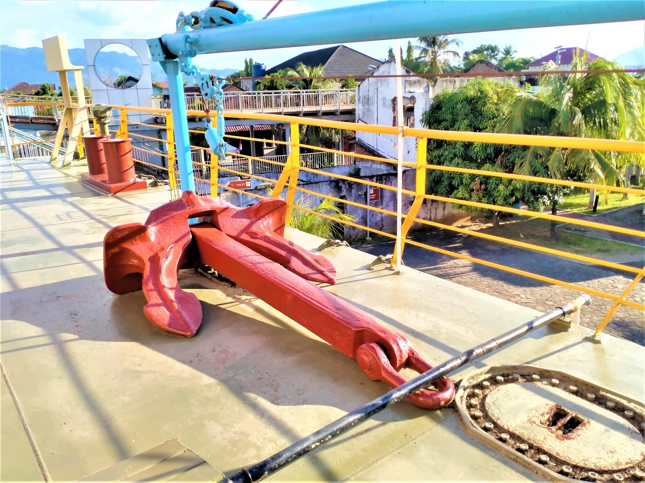 18年間を封じ込めたインドネシア発電船 PLTD Apung 1⚡⚓ – じゃかるたインドネシア語レッスン